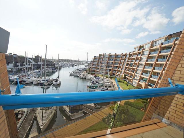 Oyster Quay, Portsmouth PO6 1 bed apartment to rent £1,450 pcm £335 pw