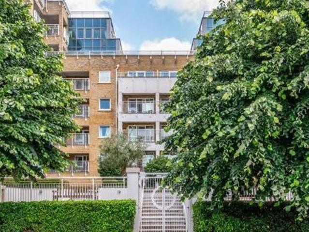 Oyster Wharf, Lombard Road, 2 Bedroom Flat