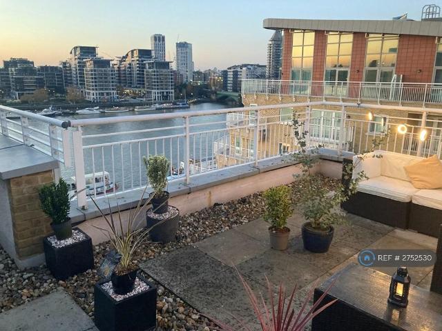 Oyster Wharf, London, SW11 3 bed penthouse to rent £4,000 pcm £923 pw