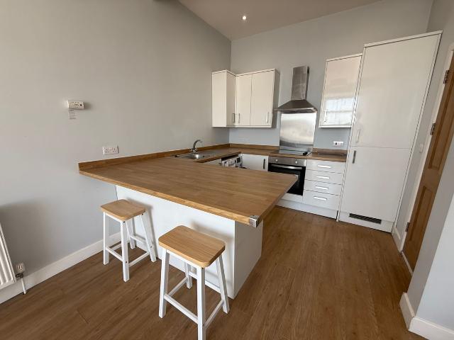 Oystermouth Road, Swansea SA1, 2 bed flat to rent, £850 pcm | PrimeLocation