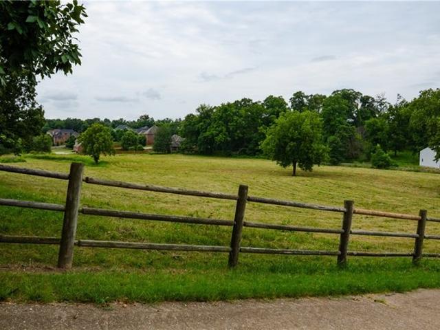 Ozark Acres Dr, Bentonville, AR 72713