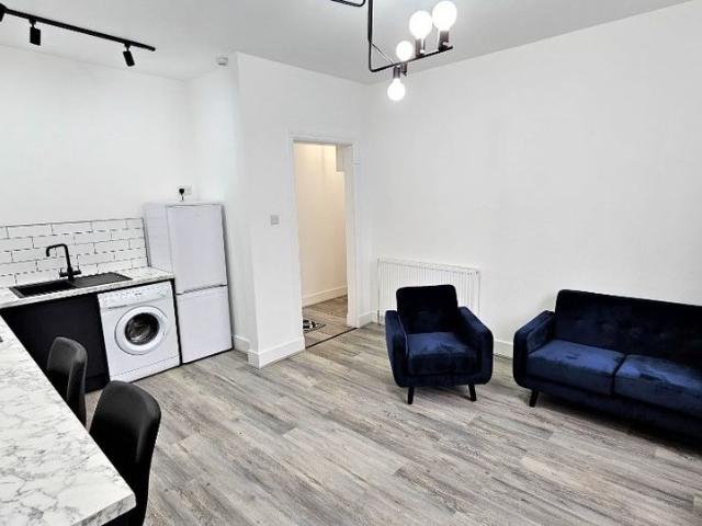P1605: Raeburn Place, City Centre, Aberdeen