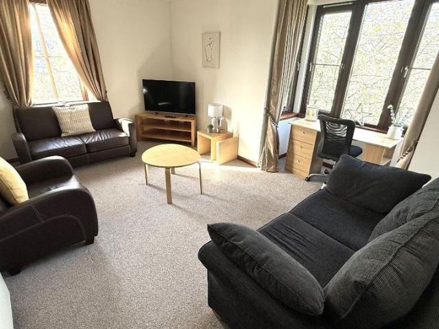 P2070: Ashgrove Road, Kittybrewster, Aberdeen