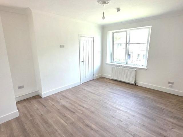P2299: Ruthrieston Circle, Holburn, Aberdeen