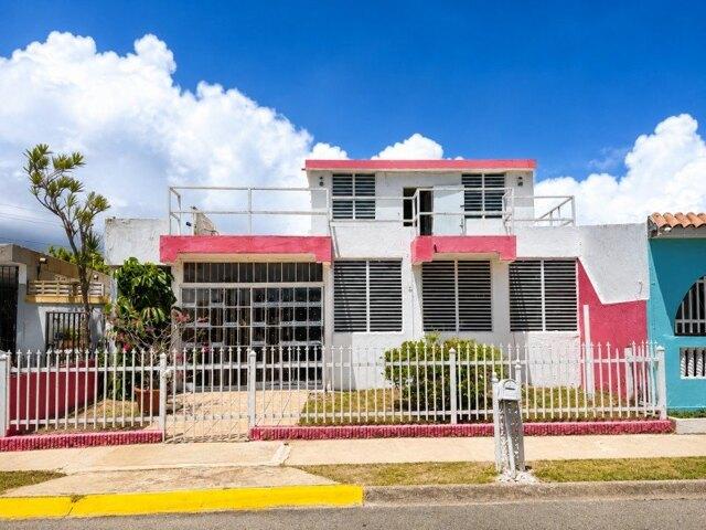 P Calle,toa Baja, Home For Sale