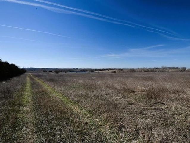 P Rd, Holton, KS 66436