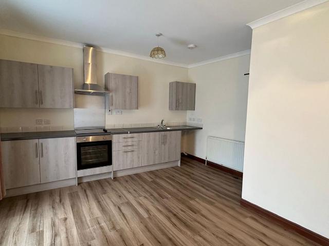 Panteg, Llanelli SA15, 2 bed flat to rent, £550 pcm | PrimeLocation