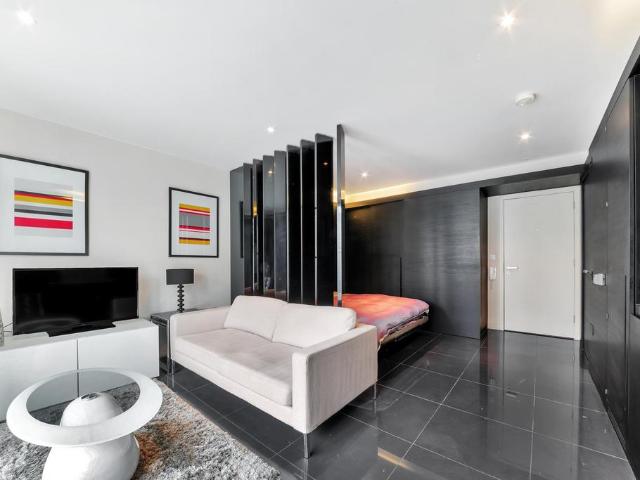 Pan Peninsula, Canary Wharf, E14 Studio to rent £1,998 pcm £461 pw
