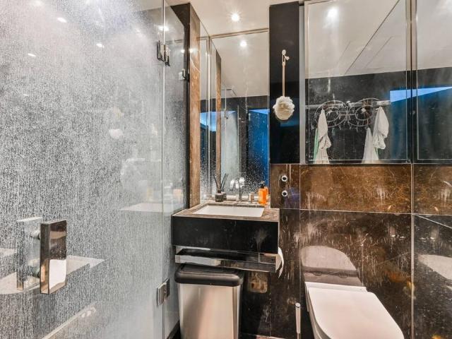 Pan Peninsula, Canary Wharf, London, E14 Studio to rent £2,059 pcm £475 pw