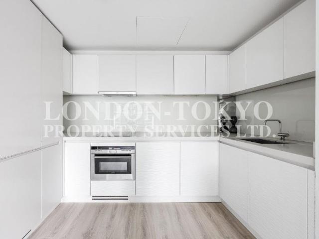 Pan Peninsula, E14, London