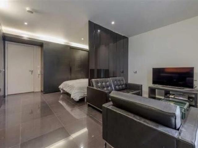 Pan Peninsula East Tower, Pan Peninsula Square, South Quay, Canary Wharf, London E14, Studio to rent, £1,972 pcm | PrimeLocation