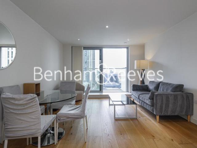 Pan Peninsula Square, Canary Wharf E14 1 bed apartment to rent £2,475 pcm £571 pw