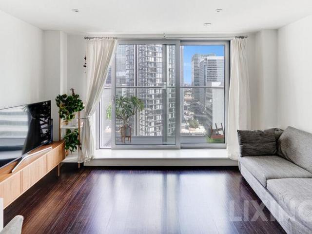 Pan Peninsula Square, Canary Wharf, E14 1 bed apartment to rent £2,700 pcm £623 pw