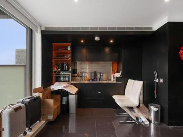 Pan Peninsula Square, Canary Wharf, Studio Apartment For