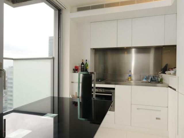 Pan Peninsula Square, Canary Wharf. Studio to rent £2,058 pcm £475 pw