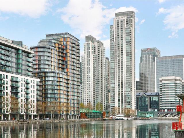 Pan Peninsula Square, London 1 bed flat to rent £2,600 pcm £600 pw
