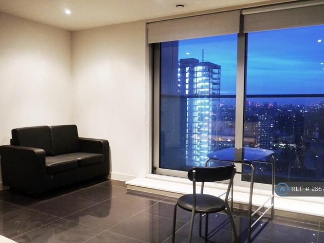 Pan Peninsula Square, London, E14 Studio to rent £1,885 pcm £435 pw