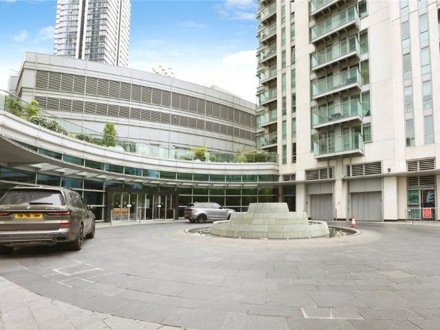 Pan Peninsula Square, London, E14 Studio to rent £1,900 pcm £438 pw