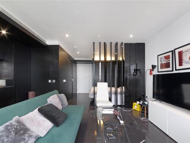 Pan Peninsula Square, London, E14 Studio to rent £2,150 pcm £496 pw