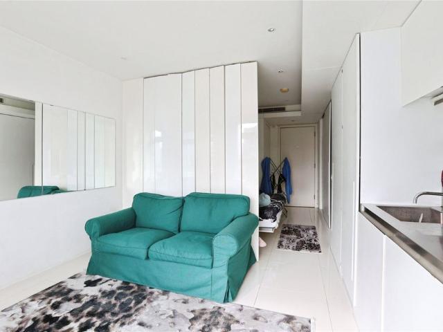 Pan Peninsula Square, London, E14 9HN