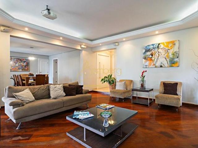Panamby 4 quartos, 3 suítes e 4 vagas + depósito