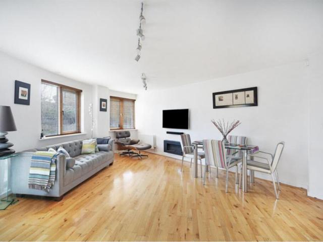 Pancras Way, Augustine Bell Tower, E3 2 bed apartment to rent £2,400 pcm £554 pw