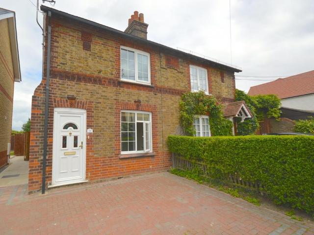 Panfield Lane, Braintree, CM7 3 bed semi detached house to rent £1,425 pcm £329 pw