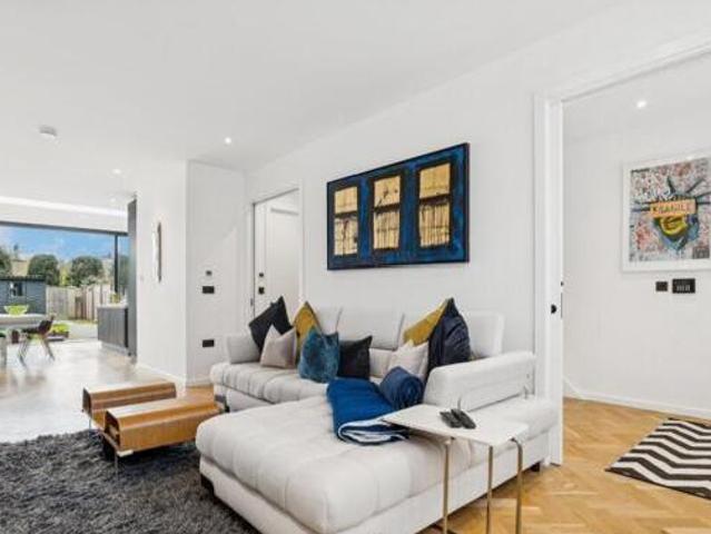 Pangbourne Avenue, North Kensington, 4 Bedroom House