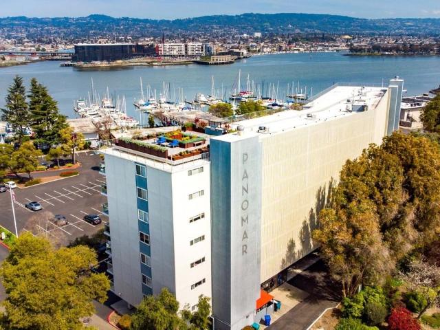 Panomar Luxury Apartments 2 Bedroom Apartment for Rent at 1100 Pacific Marina, Alameda, CA 94501