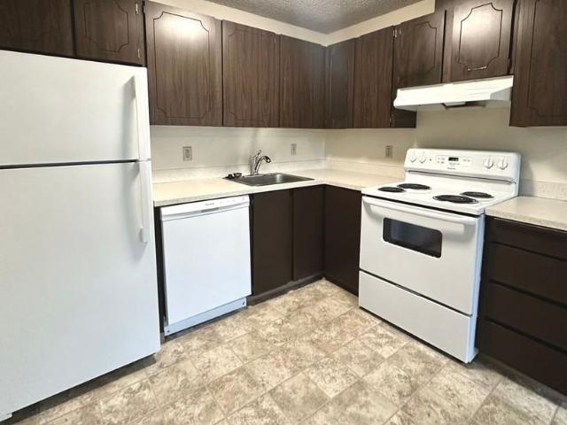 Pacific Manor Apartments 1 Bedroom Apartment for Rent at 7611 Pacific Ave, Tacoma, WA 98408 South End