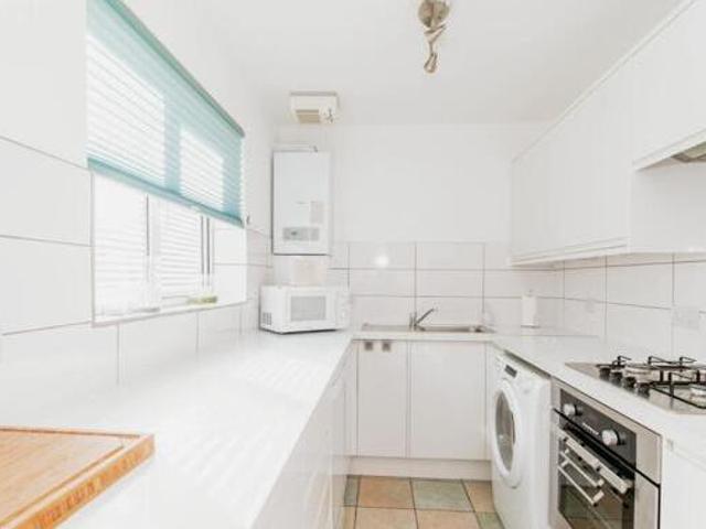Pacific Close, Southampton, 2 Bedroom Apartment