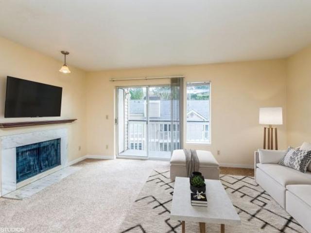 Pacific Heights 3 Bedroom Apartment for Rent at 33311 18th Ln S, Federal Way, WA 98003
