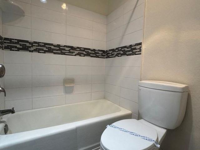Pacific Pointe 2 Bedroom Apartment for Rent at 13882 N Tustin Ave, Santa Ana, CA 92780 Metro East