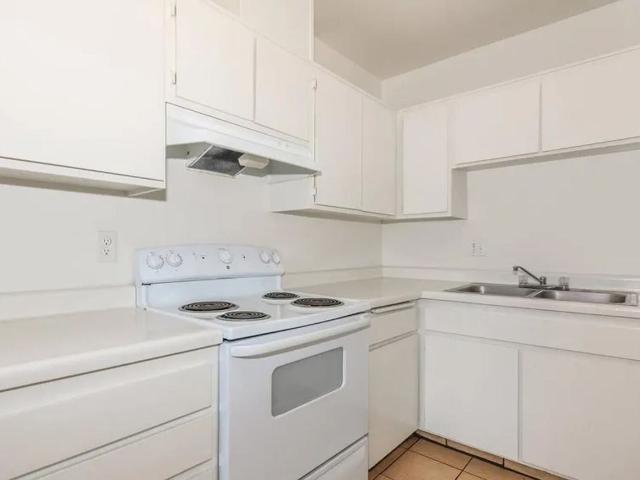 Pacific Terrace 1 Bedroom Apartment for Rent at 3701 Q St, Bakersfield, CA 93301 Homaker Park