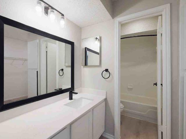 Pacifica 2 Bedroom Apartment for Rent at 7550 S Westmoreland Rd, Dallas, TX 75237