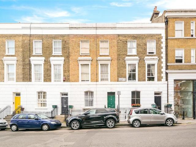 Packington Street, Angel, Islington. 1 bed flat to rent £2,550 pcm £588 pw