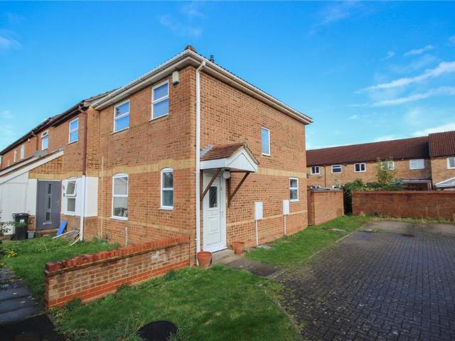 Paddock Close, Bradley Stoke. 3 bed end of terrace house to rent £1,550 pcm £358 pw