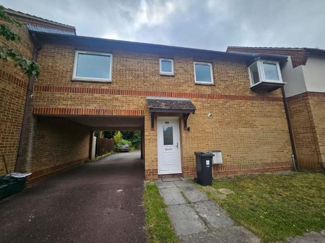 Paddock Close, Bristol BS32, 2 bed property to rent, £1,300 pcm | PrimeLocation