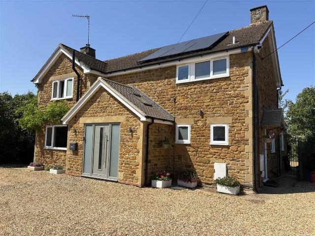 Paddock Farm Lane, Bodicote, Banbury OX15, 3 bed detached house to rent, £2,600 pcm | PrimeLocation
