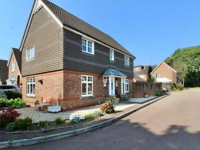 Paddock Gardens, Lymington, 4 Bedroom Detached