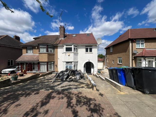 Paddock Road, London NW2, 4 bed semi detached house to rent, £3,700 pcm | PrimeLocation