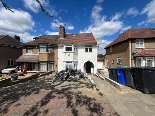 Paddock Road, London NW2, 4 bed semi detached house to rent, £3,800 pcm | PrimeLocation