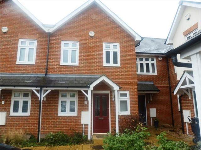 Styles Court, Paddock Wood 2 bed end of terrace house to rent £1,325 pcm £306 pw
