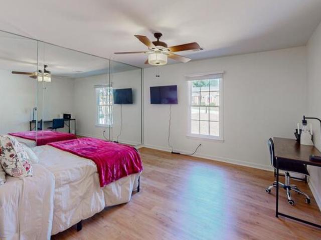 PadSplit Plus Property Upgraded Stone Mountain Home | Premium Furnishings & a Dream Kitchen!