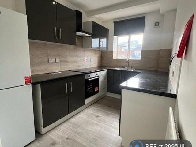 Padstow House, London, E14 3 bed flat to rent £2,350 pcm £542 pw