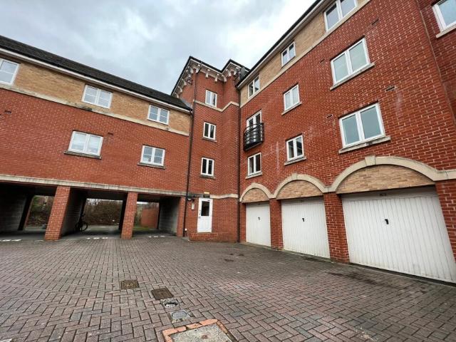 Padstow Road, Swindon, SN2 2 bed apartment to rent £1,050 pcm £242 pw