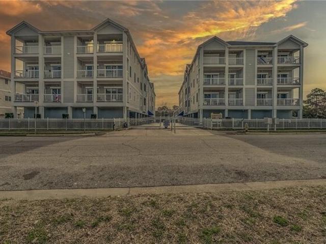 Page Harbor Lndg Apt,virginia Beach, Condo For Sale