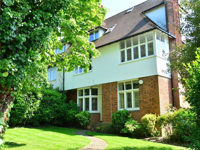 Page Heath Lane, Bickley, Kent, BR1 3 bed maisonette to rent £2,250 pcm £519 pw