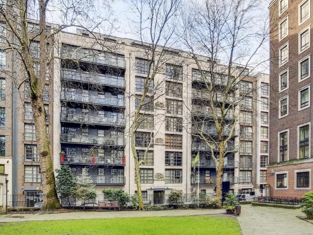 Page Street, London SW1P 4 bed penthouse to rent £6,500 pcm £1,500 pw