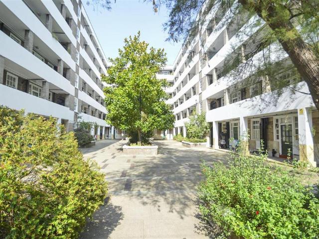 Page Street, London, SW1P 3 bed flat to rent £2,989 pcm £690 pw